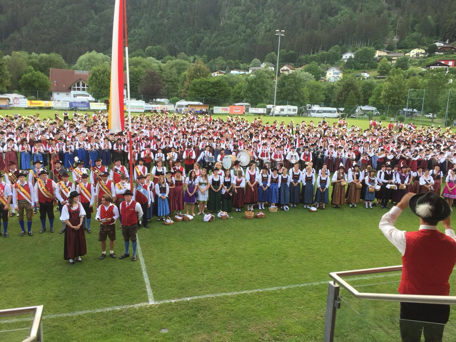 MUSIK ÜBER ALLES - Huby Mayer
